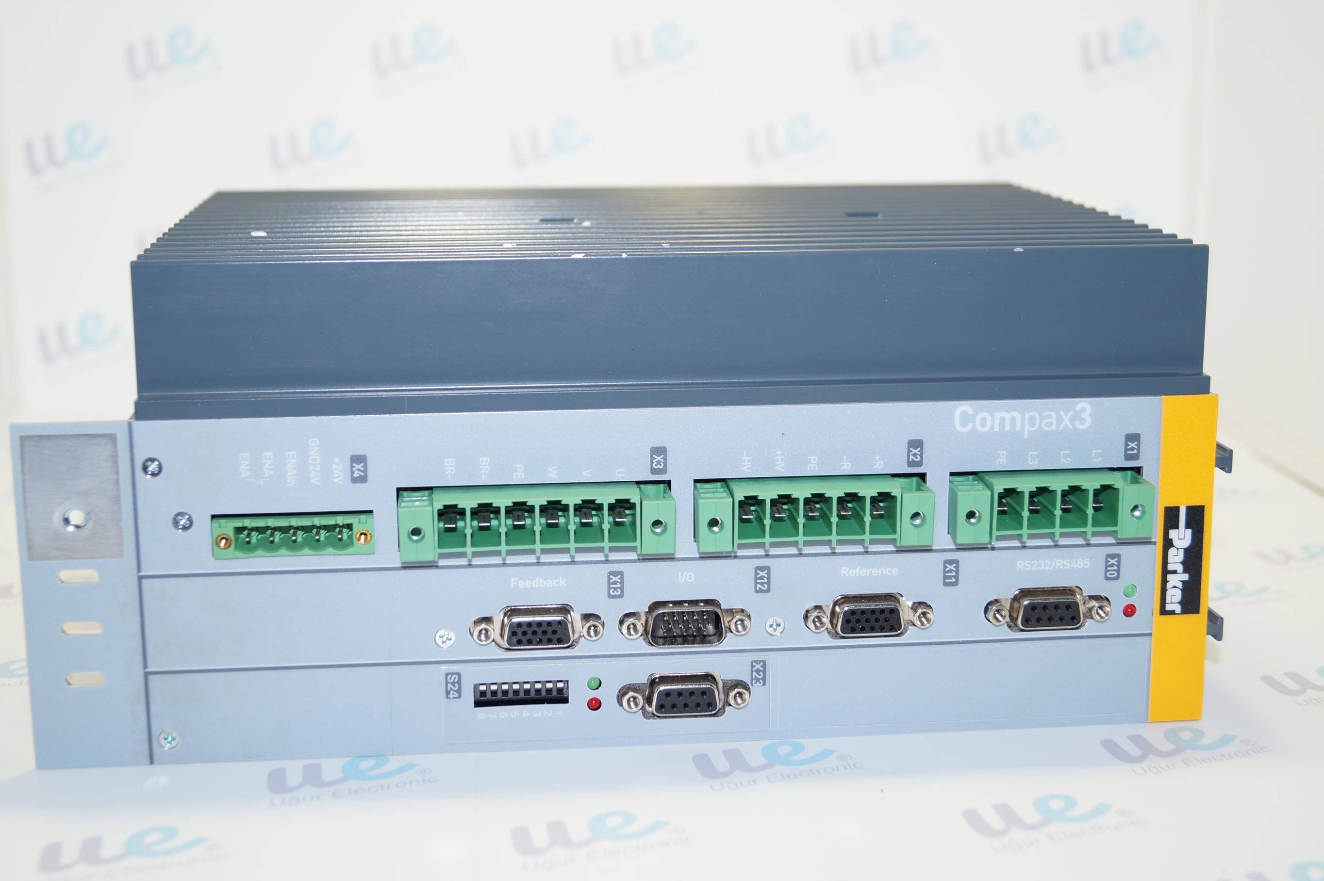 Parker compax3 servo sürücü c3Ss75v4f11 I20 t11 m00 - Uğur Elektronic